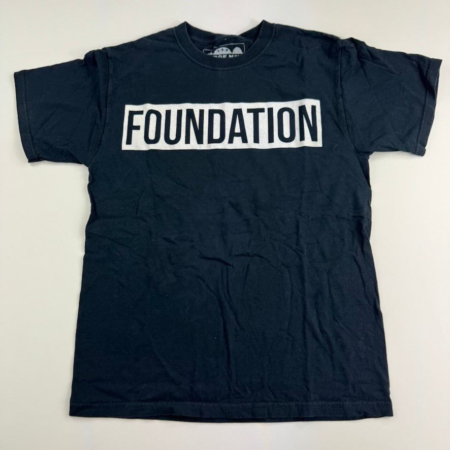 Foundation Shirt Medium – Madd Vintage